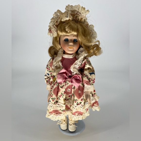 soft expressions | Toys | Soft Expressions Vintage Porcelain Doll Curly ...